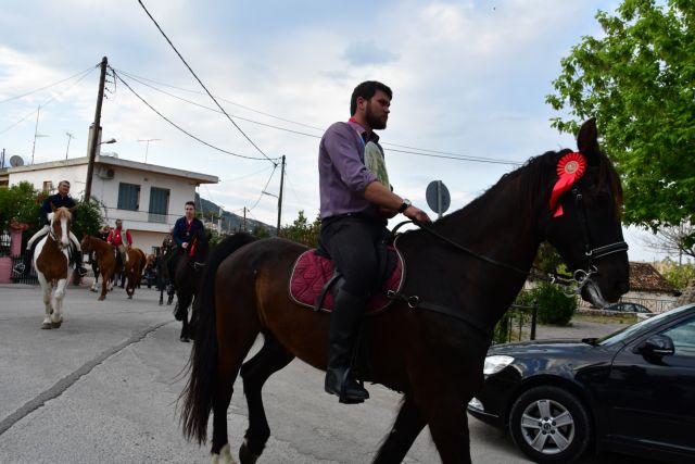 Ναύπλιο: Λιτανεία της εικόνας του Αγίου Γεωργίου με άλογα - ΤΟ ΒΗΜΑ