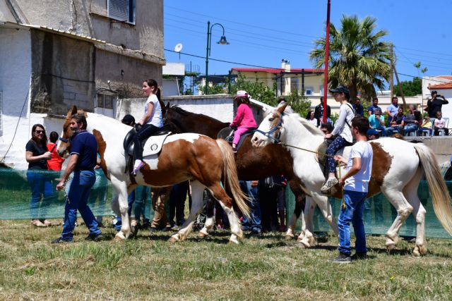 Ναύπλιο: Λιτανεία της εικόνας του Αγίου Γεωργίου με άλογα - ΤΟ ΒΗΜΑ