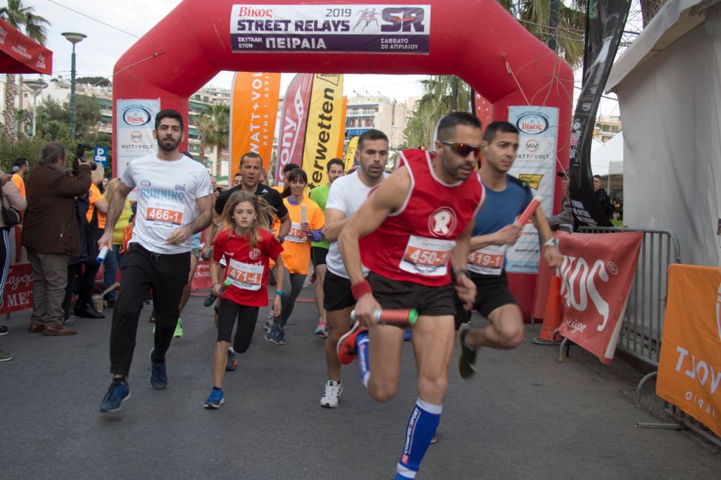 Με νικητή τον Γιώργο Μίνο και πλήθος κόσμου τα Βίκος Street Relays ...
