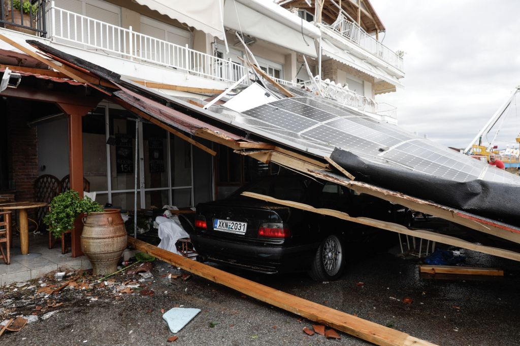 Χαλκιδική: Εικόνες καταστροφής από τη φονική θεομηνία | in.gr