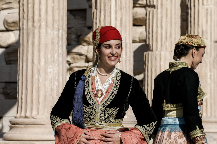 Ακρόπολη : Επαρση της σημαίας για τα 75 χρόνια από την απελευθέρωση της ...