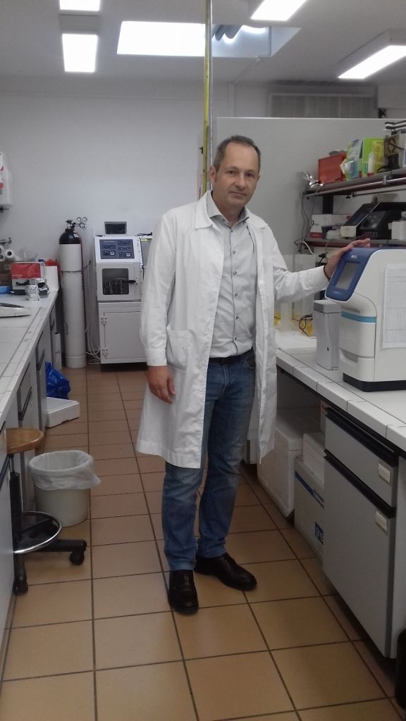 Γιώργος Δεδούσης: Ο Ελληνας επιστήμονας που ερευνά τα γονίδια και την ...