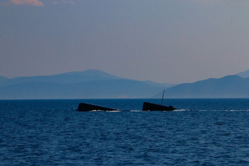 Ασκηση «Περισκόπιο: Εντυπωσιακές βολές τορπιλών από το υποβρύχιο του ΠΝ ...