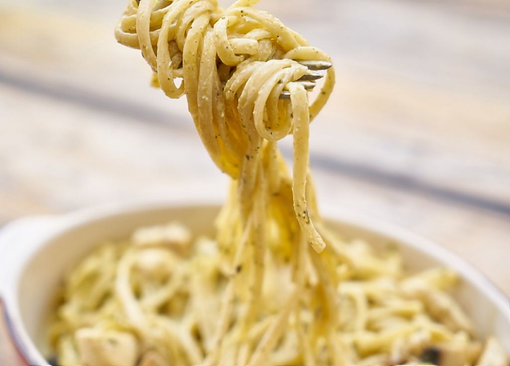 Ιταλική μακαρονάδα : Πώς να φτιάξετε την παραδοσιακή caccio e pepe | in.gr