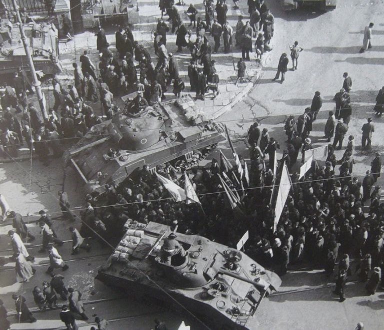 Δεκεμβριανά 1944: Τα αιματηρά γεγονότα και η εμφύλια σύγκρουση - ΤΑ ΝΕΑ