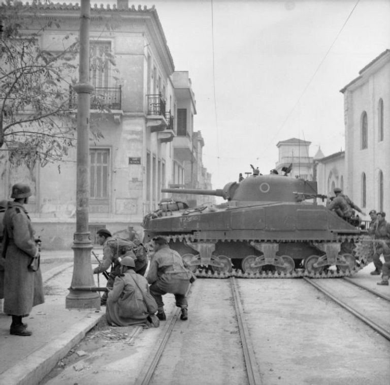 Δεκεμβριανά 1944: Τα αιματηρά γεγονότα και η εμφύλια σύγκρουση - ΤΑ ΝΕΑ
