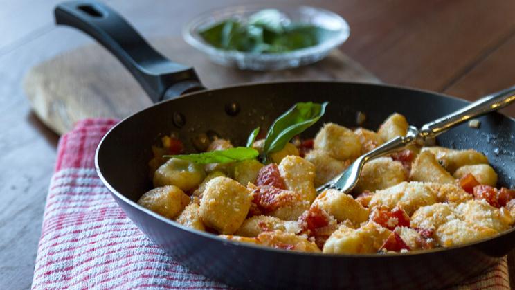 Λαχταριστά νιόκι πατάτας με τρία υλικά | in.gr