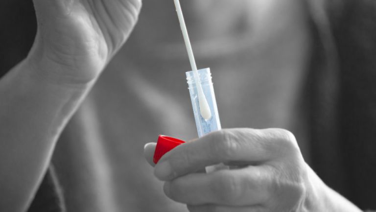 Κοροναϊός : Εντός του Σαββατοκύριακου τα self test στα φαρμακεία ...