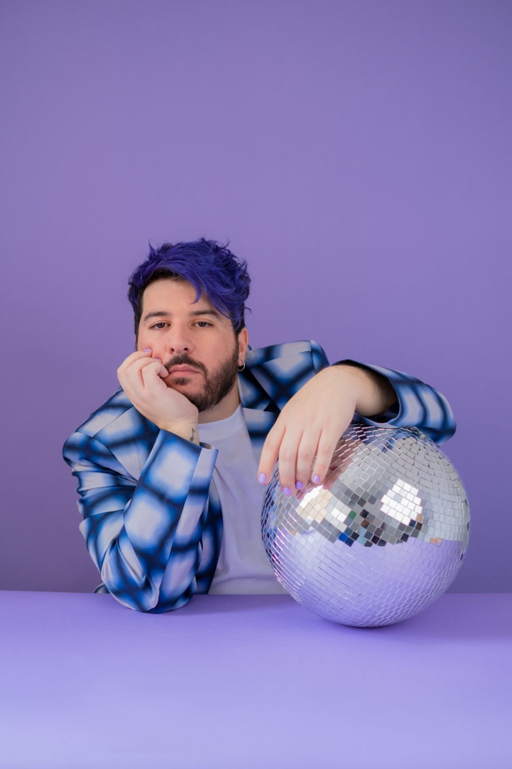 «Αυτή η πόλη»: Ο Silot διασκευάζει Μίκρο χορεύοντας | in.gr