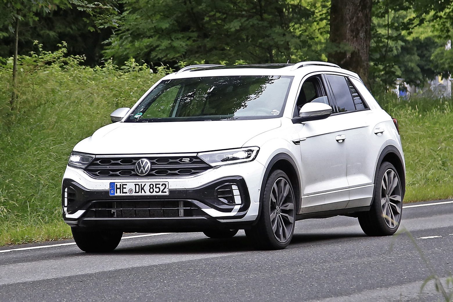 VW T-Roc & T-Roc R-Line: Αέρας ανανέωσης | in.gr