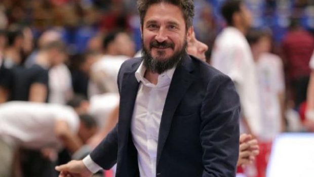 «Η γυναίκα μου λέει πώς γίνεται οι παίκτες να ακούν έναν… ηλίθιο σαν κι ...