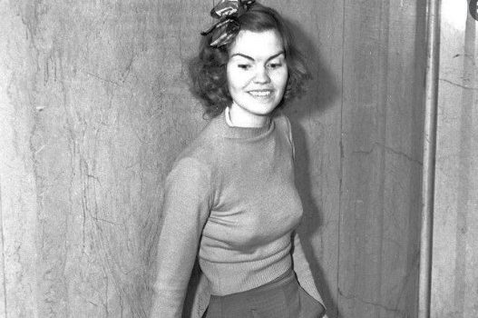 Helen Hulick: Η γυναίκα που μπήκε φυλακή επειδή φόρεσε παντελόνι στο ...