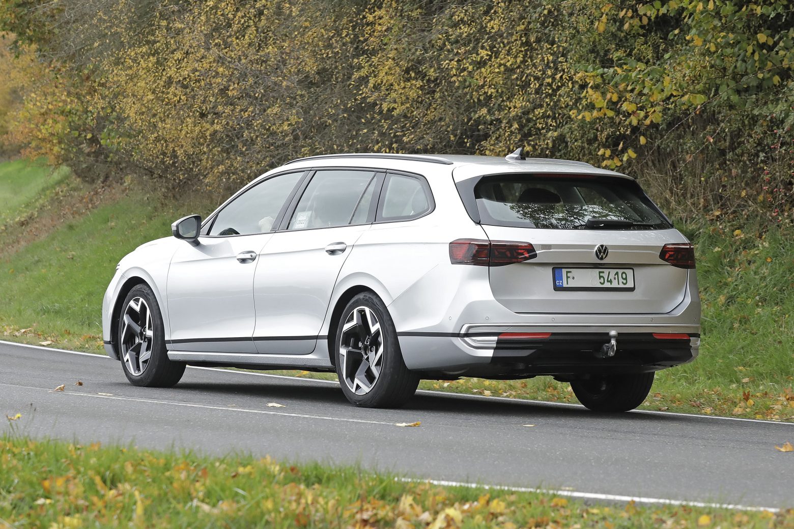 VW Passat SW: Σε νέα πιο χρηστικά μονοπάτια | in.gr