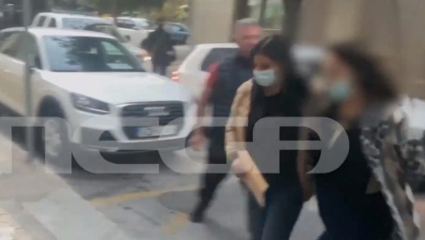 Επίθεση με καυστικό υγρό: Σοκάρουν τα απειλητικά μηνύματα της 38χρονης ...