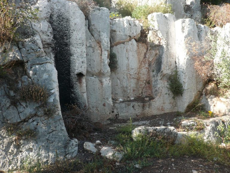 Δίστομο και Στείρι Βοιωτίας, ανάμεσα στον Ελικώνα και τον Παρνασσό | in.gr