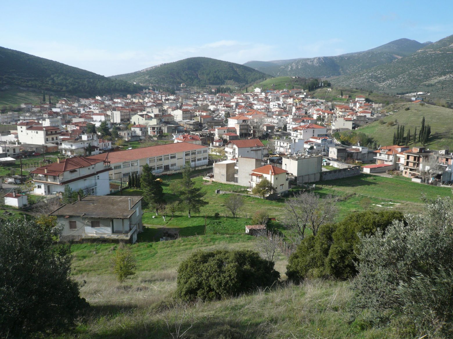 Δίστομο και Στείρι Βοιωτίας, ανάμεσα στον Ελικώνα και τον Παρνασσό | in.gr