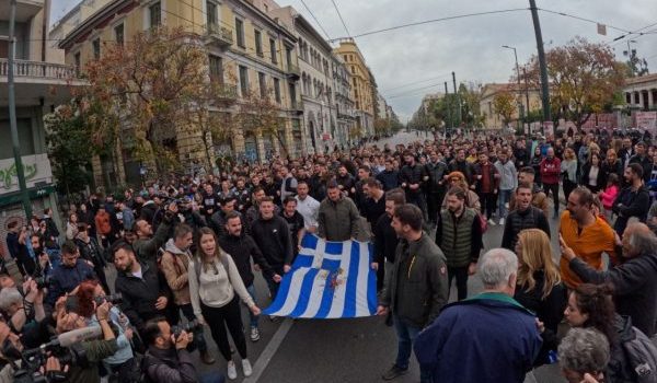Πολυτεχνείο: Τσίπρας και Κουτσούμπας στην πορεία - Τα μηνύματα των ...
