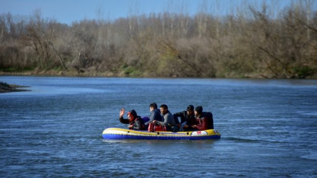 Εβρος: Συναγερμός για ομάδα μεταναστών σε νησίδα - Ανήκει στην τουρκική ...
