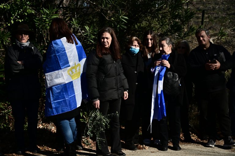 Κηδεία τέως βασιλιά Κωνσταντίνου: Το in στο Τατόι - Οδηγήθηκε στην ...