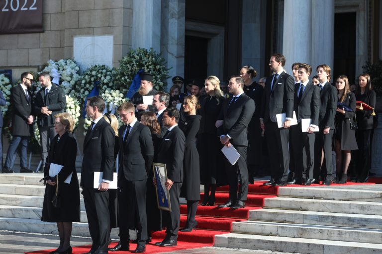 Κηδεία τέως βασιλιά Κωνσταντίνου: Οι στιγμές που ξεχώρισαν | in.gr