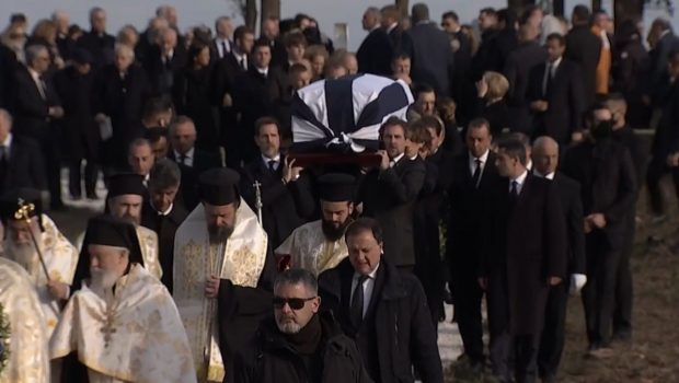 Κηδεία τέως βασιλιά Κωνσταντίνου: Το in στο Τατόι - Οδηγήθηκε στην ...