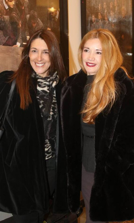 Ιωάννα Παππά: Βραδινή έξοδος με την εντυπωσιακή αδερφή της | in.gr