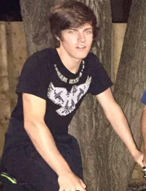 Mikey Rainsford: Είδαν να δολοφονούν τον γιο τους - Η νύχτα που θα τους ...