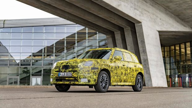 Το νέο ΜΙΝΙ Countryman EV σε γκρο πλαν | in.gr