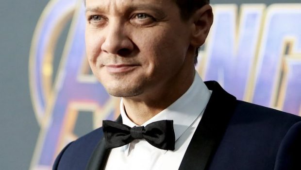 Τζέρεμι Ρένερ: Στην πρεμιέρα του ντοκιμαντέρ που πρωταγωνιστεί | in.gr