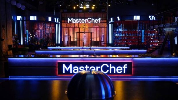 Σοκαριστικό περιστατικό στο Masterchef - 44 άτομα έπαθαν τροφική δηλητηρίαση | in.gr