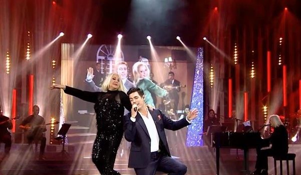 «Σπίτι με το MEGA»: Αξέχαστα τραγούδια του ελληνικού κινηματογράφου - Δείτε backstage ...