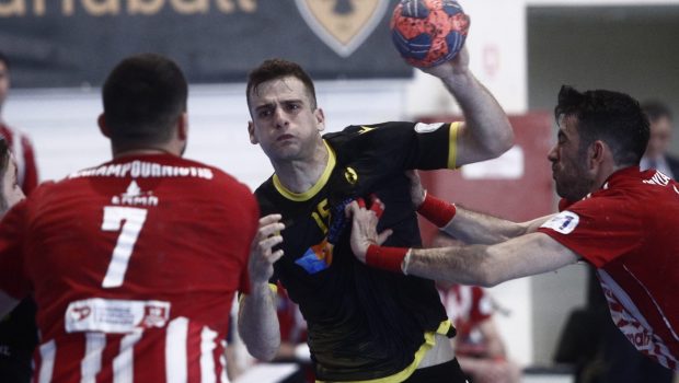 ΑΕΚ – Ολυμπιακός 21-19: Εκαναν το 1-0 οι κιτρινόμαυροι | in.gr