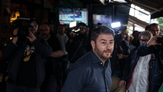 ΠΑΣΟΚ: Πόλεμος με τη ΝΔ για το πρόγραμμα του κόμματος | in.gr