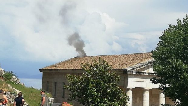Κέρκυρα: Φωτιά στην ιστορική εκκλησία του Αγ. Γεωργίου στο Παλαιό ...