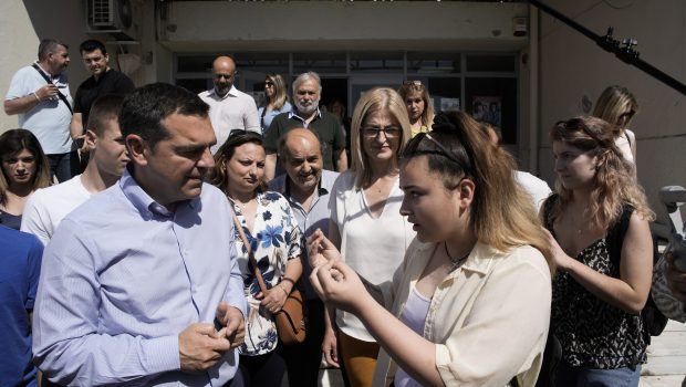Πώς να κρυφτείς από τα παιδιά; - Η αποκαλυπτική συζήτηση Τσίπρα με ...