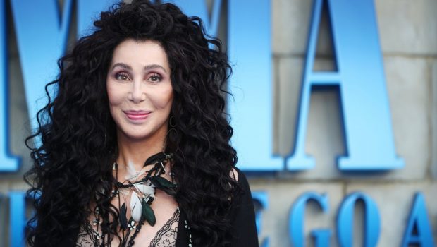 H Cher κατηγορείται πως προσέλαβε άνδρες να απαγάγουν τον γιό της | in.gr