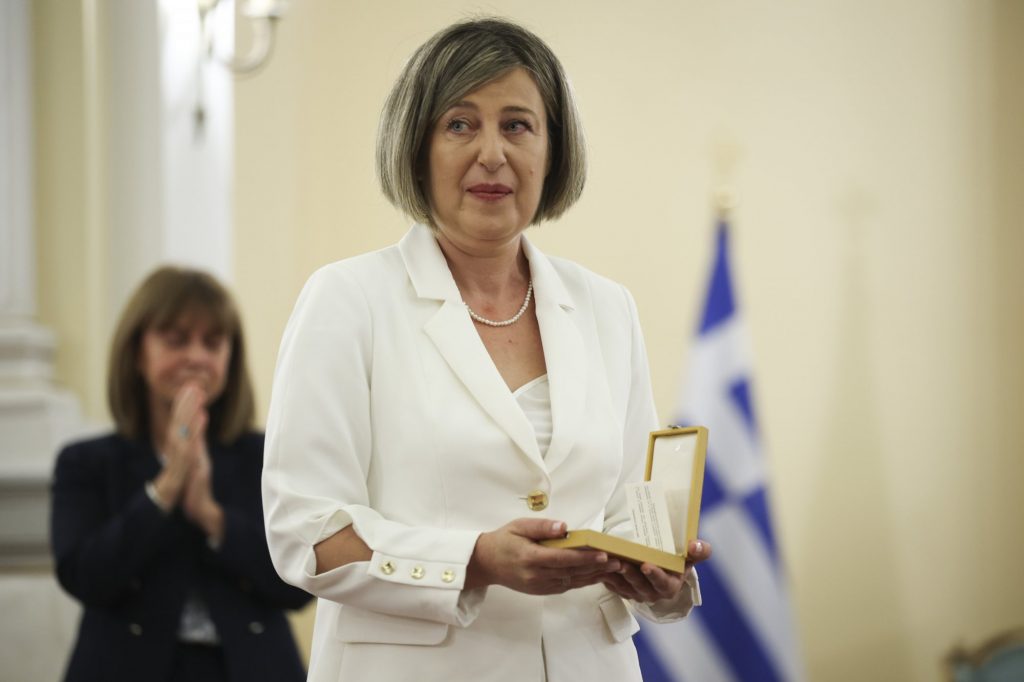 Κατερίνα Σακελλαροπούλου: Τίμησε 8 πολίτες για την κοινωνική τους δράση ...