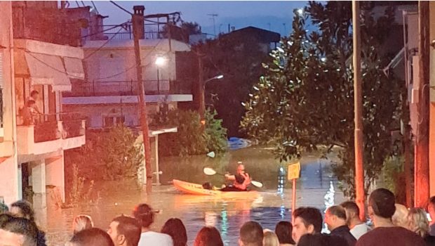 Εκλεισε η Εθνική Οδός στο ύψος της Λάρισας λόγω υπερχείλισης του ...