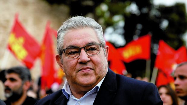 Δημήτρης Κουτσούμπας: «Γιατί όχι με το ΚΚΕ και στη δεύτερη θέση;» | in.gr