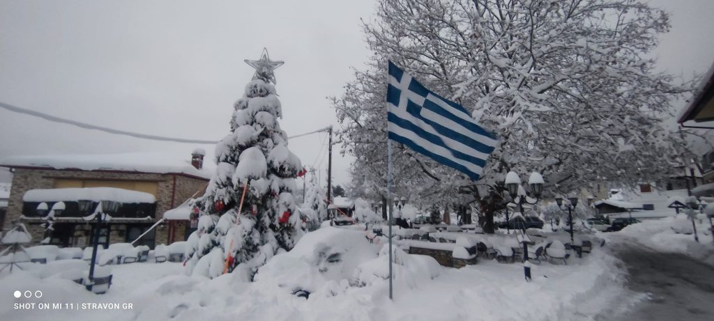 ΧΙΟΝΙΣΜΕΝΗ ΑΠΟ ΑΚΡΗ ΣΕ ΑΚΡΗ Η ΒΟΡΕΙΑ ΕΛΛΑΔΑ – ΕΩΣ 1,5 ΜΕΤΡΟ ΤΟ ΧΙΟΝΙ ...