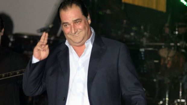 Βασίλης Καρράς: Ο «ψυχολόγος» της πίστας γιάτρευε την καψούρα | in.gr