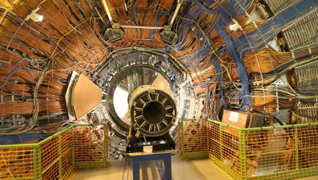 CERN: O νέος επιταχυντής του αναμένεται να ξεκλειδώσει τα μυστικά του σύμπαντος | in.gr