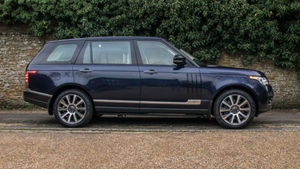 Ελισάβετ ΙΙ: Το Range Rover της βασίλισσας είναι προς πώληση | in.gr