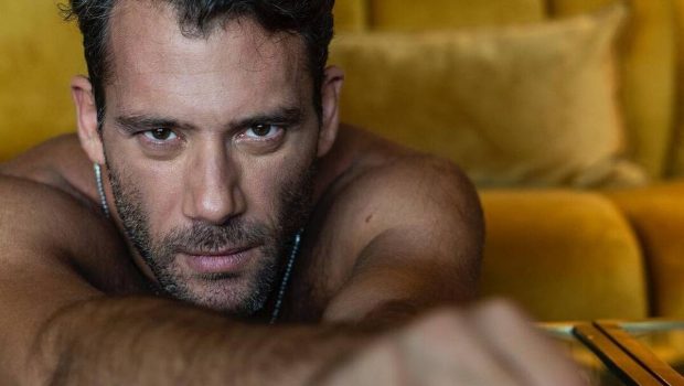 Αντίνοος Αλμπάνης: «Σοκαριστήκαμε με αυτά που διαβάσαμε στο σενάριο του Maestro» | in.gr