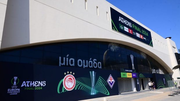 Τι ισχύει με τα 600 μπλε εισιτήρια που πήραν οπαδοί του Ολυμπιακού | in.gr