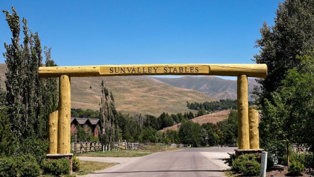 Sun Valley: H μυστική κατασκήνωση των δισεκατομμυριούχων που «κάνει τον ...