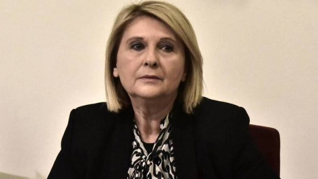Τα νησιά απαγορεύονται για τον μέσο Ελληνα παραδέχεται η Σοφία Βούλτεψη ...