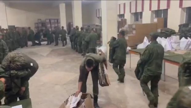 Βόρεια Κορέα: Εικόνες με στρατιώτες να προετοιμάζονται σε στρατόπεδο ...