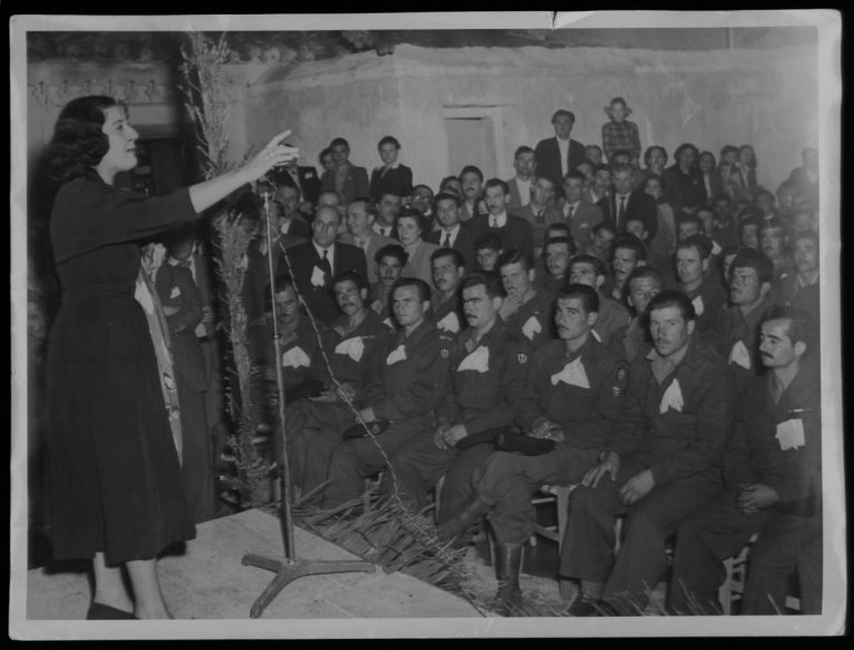 Σοφία Βέμπο: «Σ΄ εκείνον τον πόλεμο, όλοι έδωσαν τη ζωή τους. Εγώ τι ...
