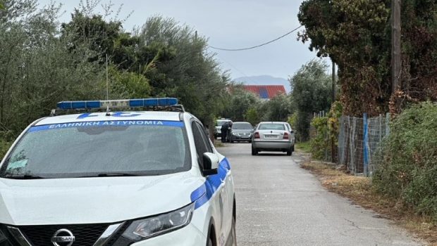 Γυναικοκτονία στο Αγρίνιο: Παραδόθηκε ο φερόμενος ως δράστης | in.gr